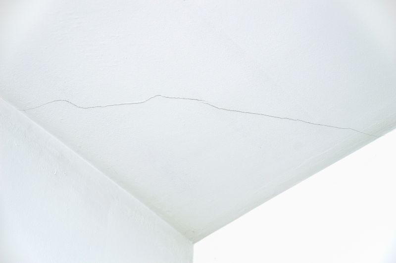 Expert Ceiling Cracks Repair for a Smooth, Flawless Finish